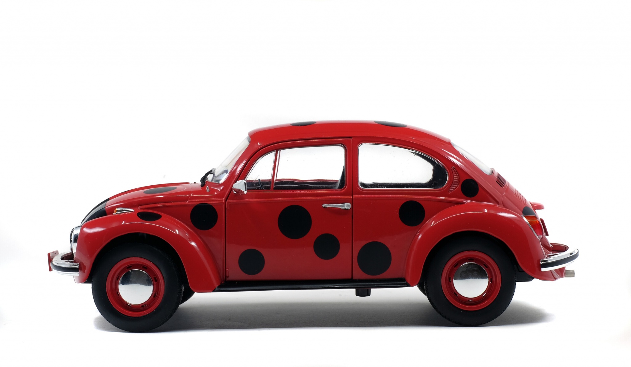 VOLKSWAGEN BEETLE 1303 - LADY BUG - 1972 - Solido