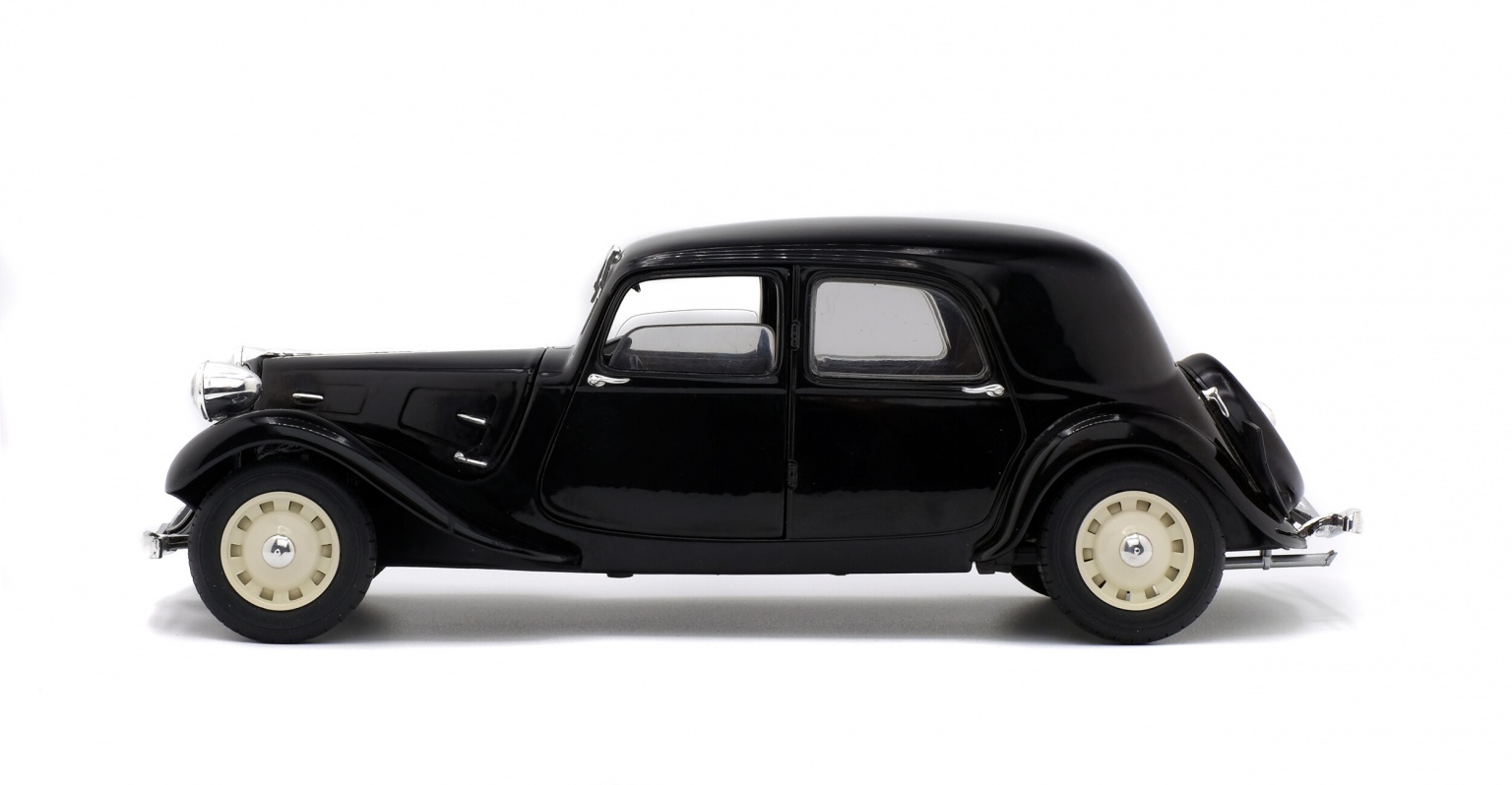 CITROËN TRACTION 11B - NOIR - 1937 - Solido