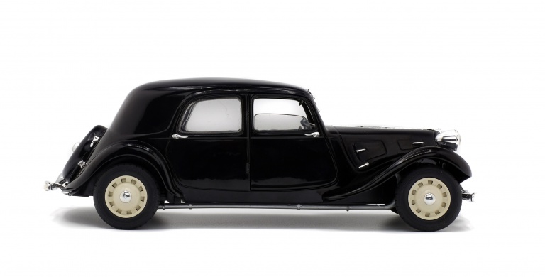 CITROËN TRACTION 11B - NOIR - 1937 - Solido