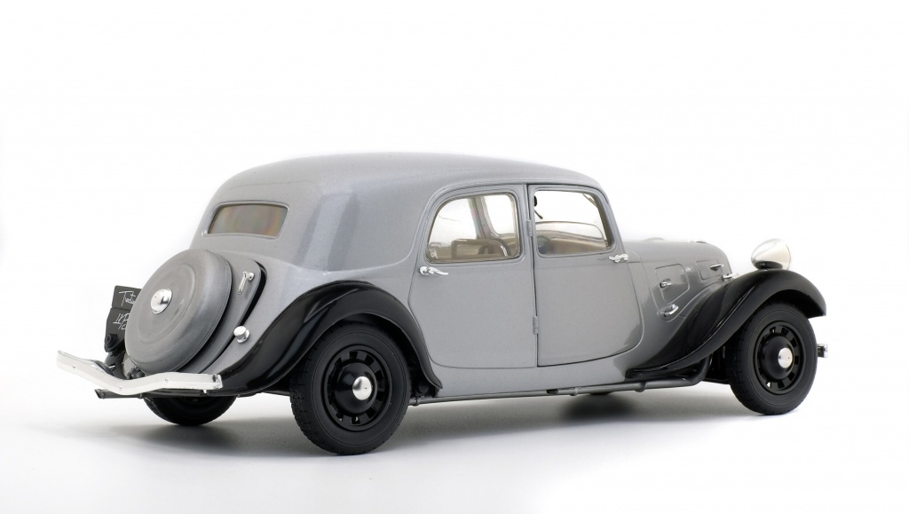 CITROËN TRACTION 11B - BI-TON ARGENT - 1937 - Solido
