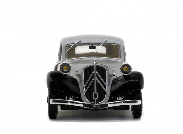 CITROËN TRACTION 11B - BI-TON ARGENT - 1937 - Solido