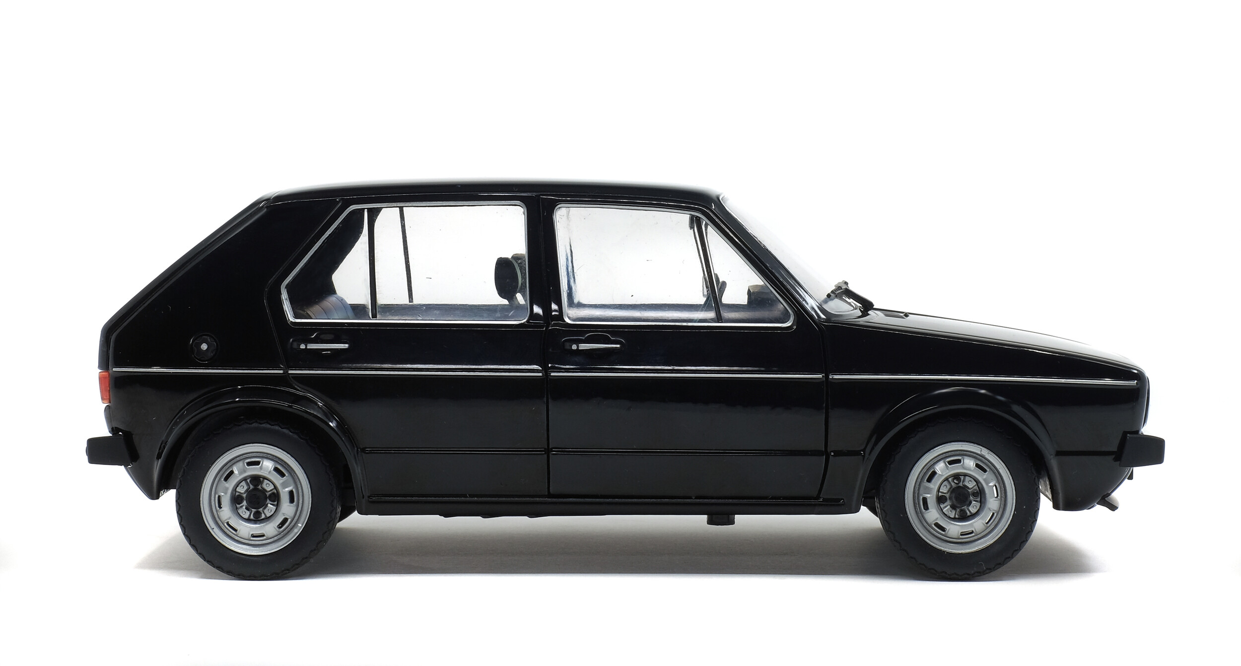 Volkswagen Golf L - Black - 1983 - Solido