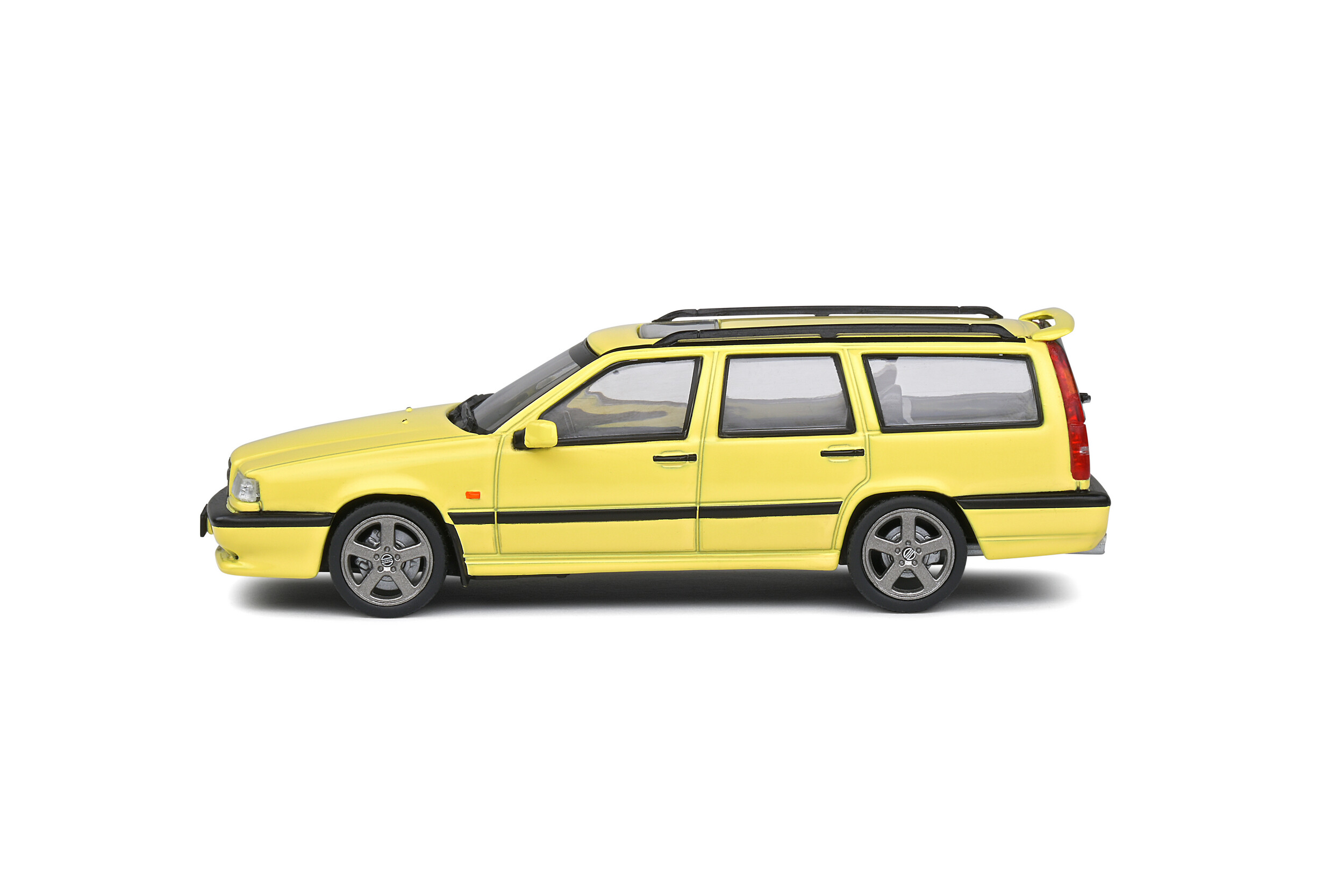 Volvo T5R - Cream Yellow - 1995 - Solido