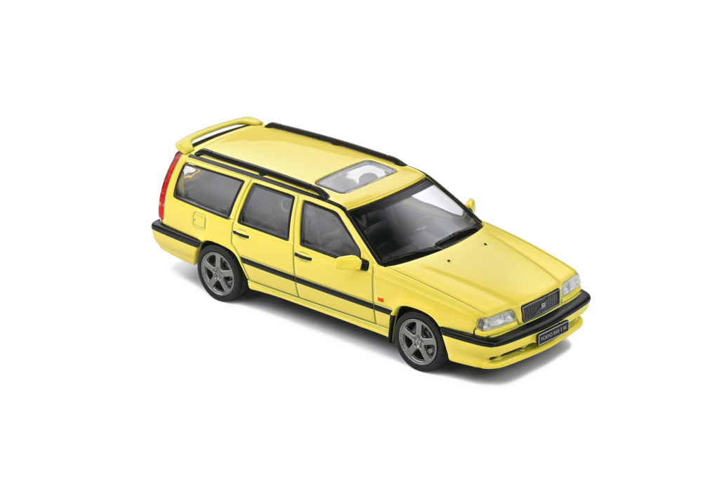 Volvo T5R - Cream Yellow - 1995 - Solido