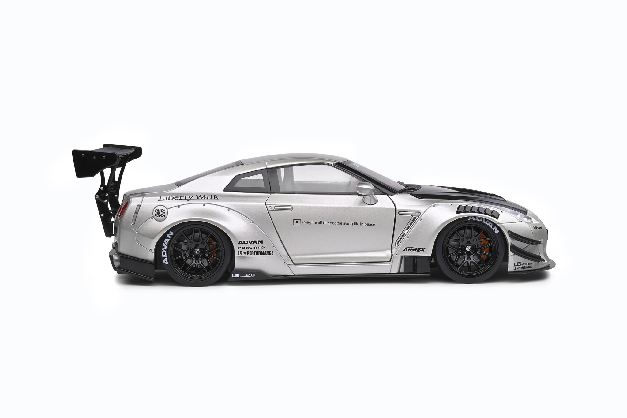 NIssan GT-R (R35) W/ Liberty Walk Body Kit 2.0 - Pearl Grey - 2020 - Solido