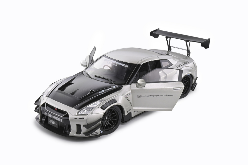 NIssan GT-R (R35) W/ Liberty Walk Body Kit 2.0 - Pearl Grey - 2020 - Solido