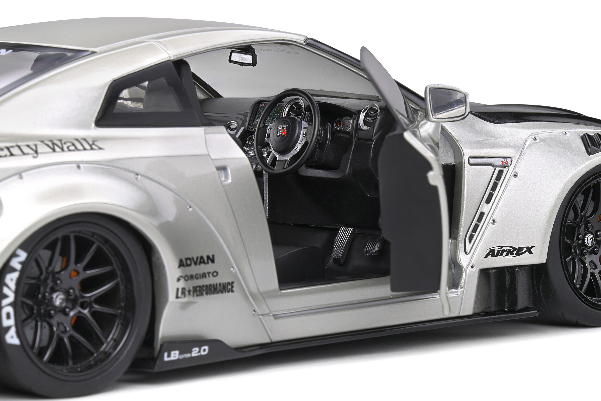NIssan GT-R (R35) W/ Liberty Walk Body Kit 2.0 - Pearl Grey - 2020 - Solido