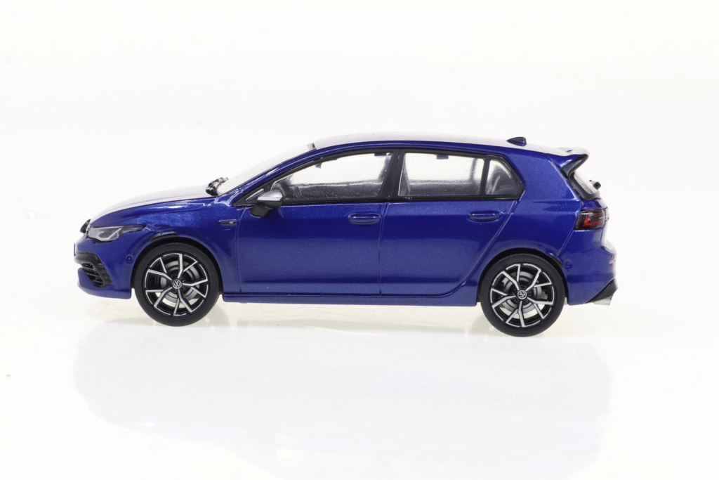 Volkswagen Golf 8 R - Lapiz Blue - 2021 - Solido