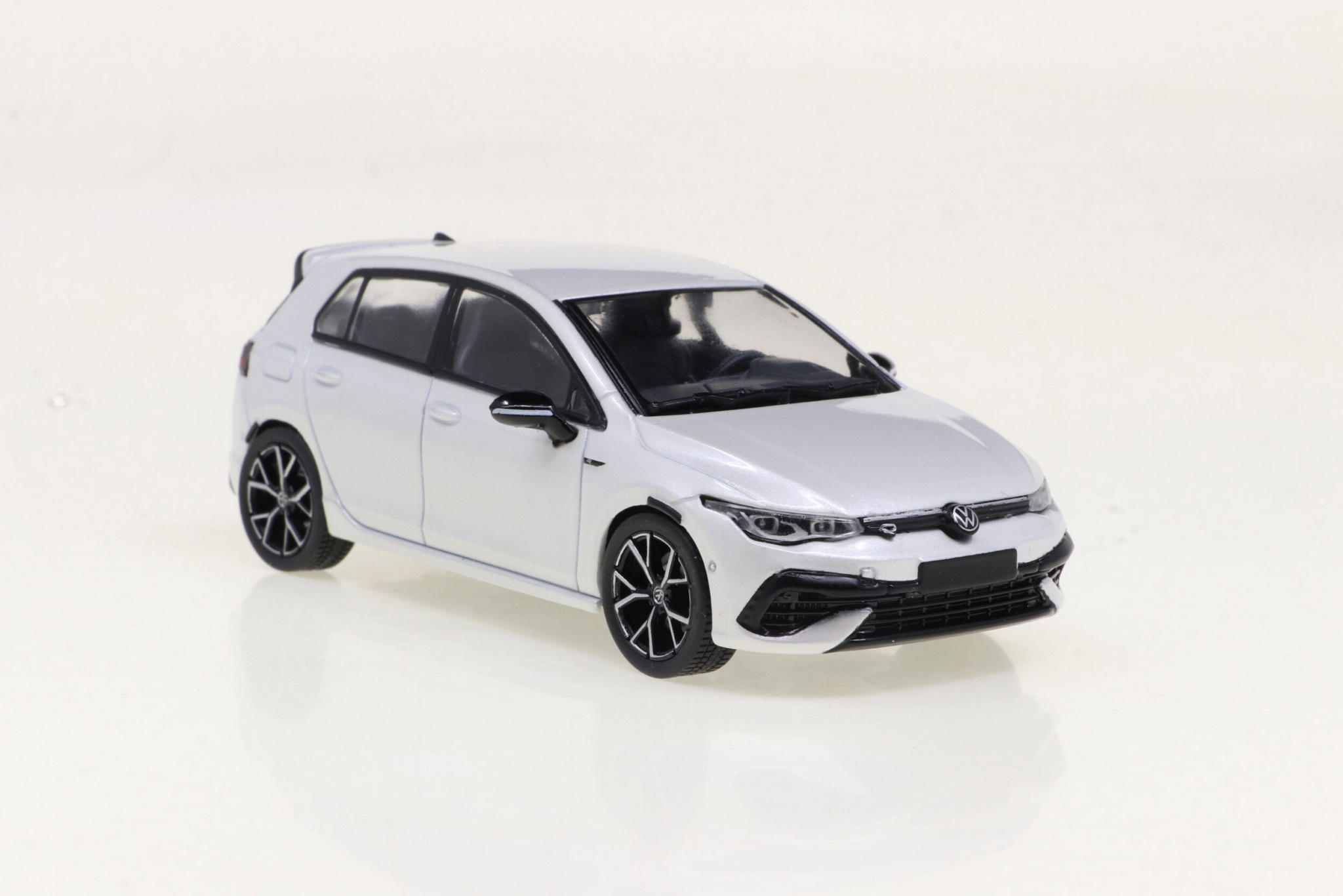 Volkswagen Golf 8 R - Oryx White - 2021 - Solido