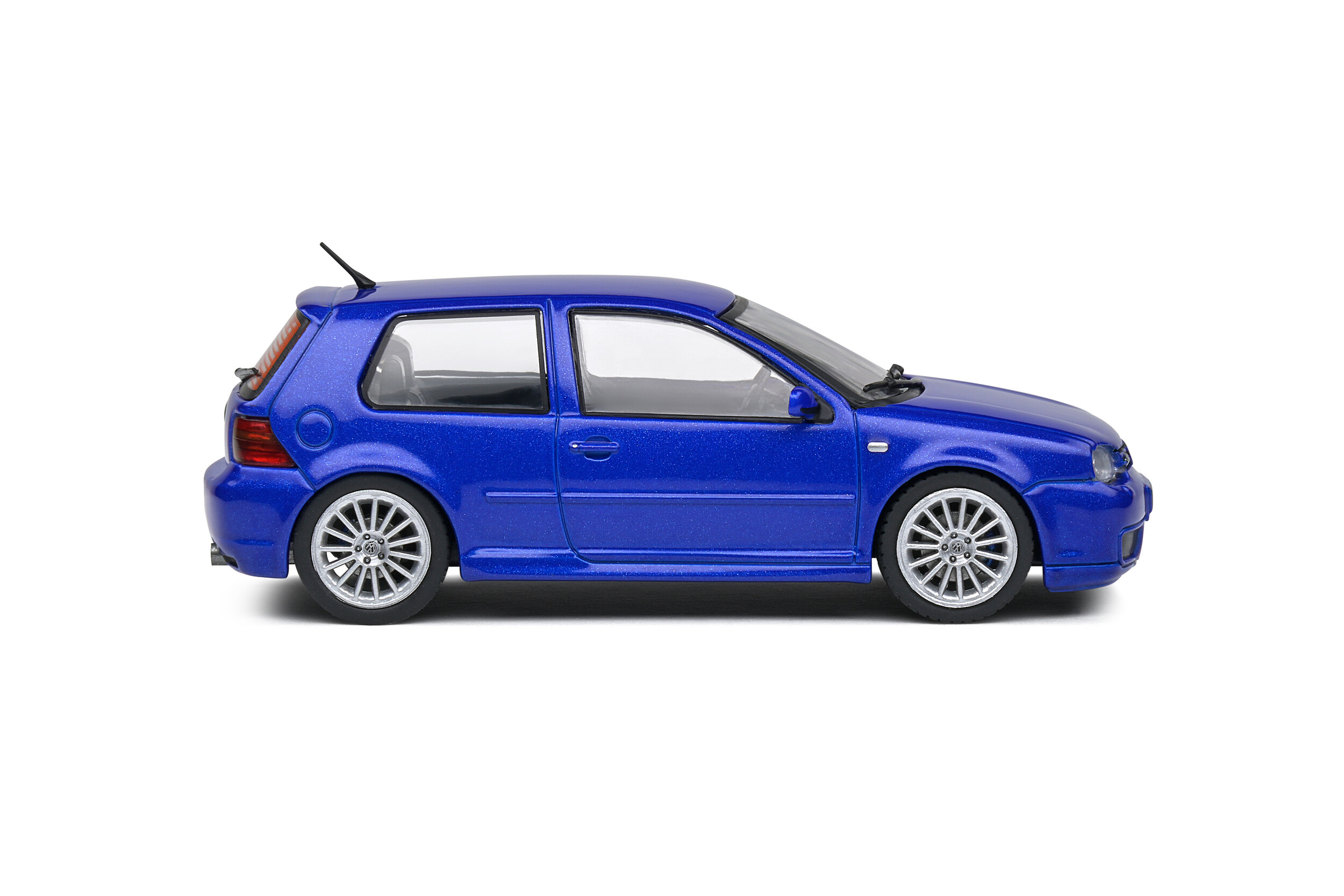 Volkswagen Golf IV R32 - 2003 - Solido