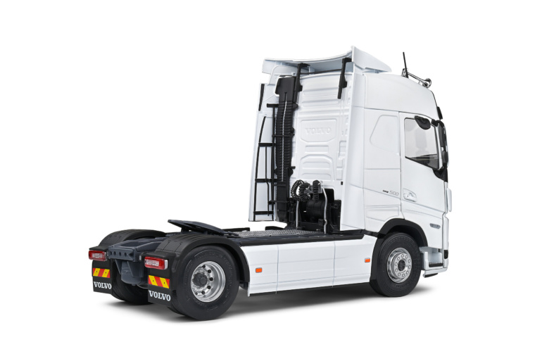 Volvo Trucks FH Globetrotter XL - 2021 - Solido