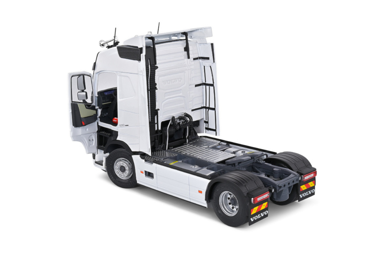 Volvo Trucks FH Globetrotter XL - 2021 - Solido