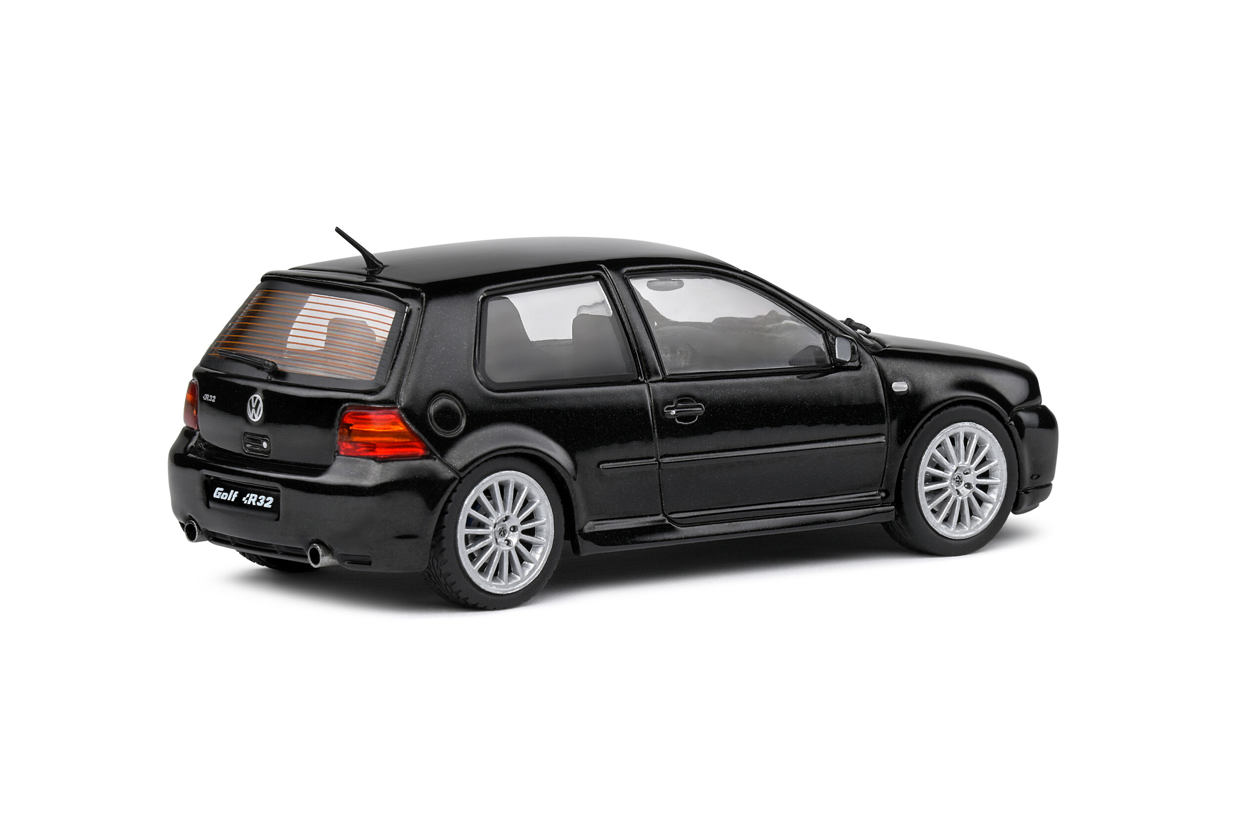 Volkswagen VW Golf IV R32 - Black Magic - 2003 - Solido