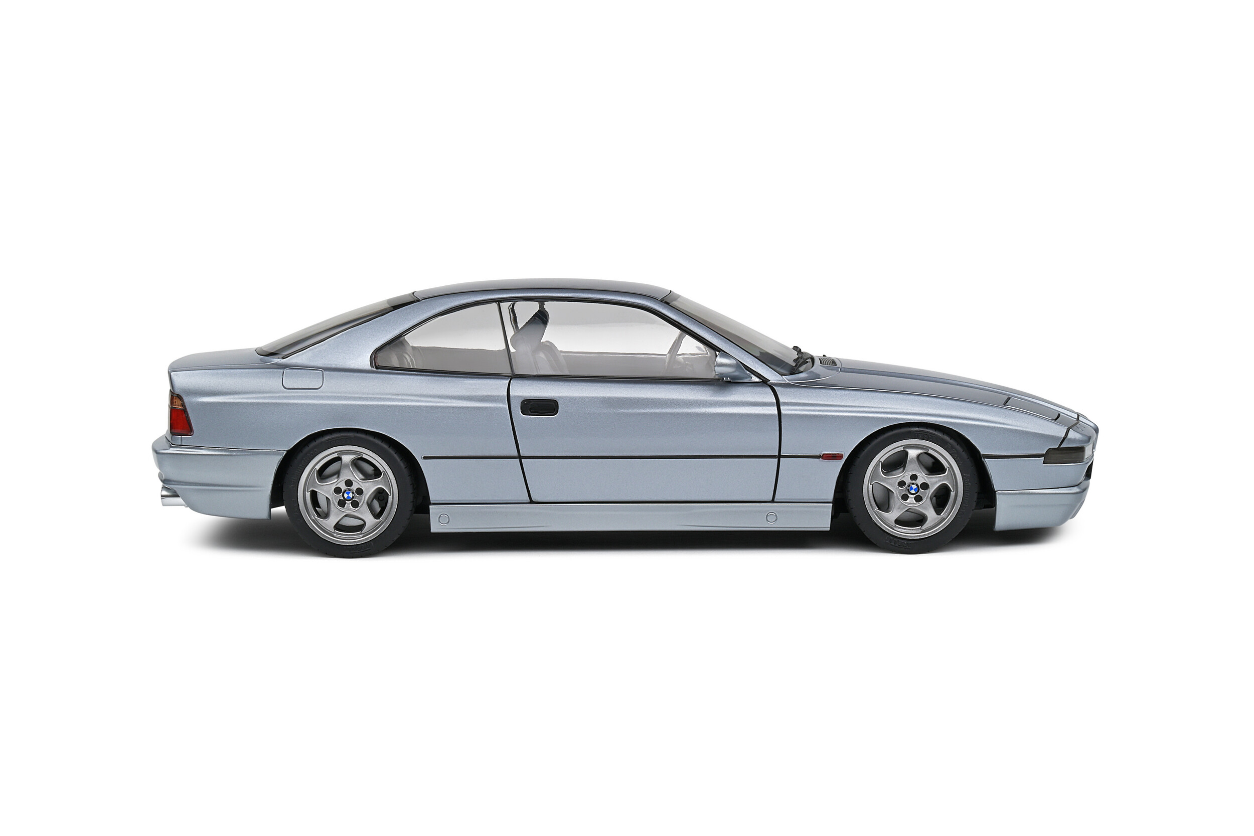 BMW 850 (E31) CSI - Arktissilber Met - 1992 - Solido