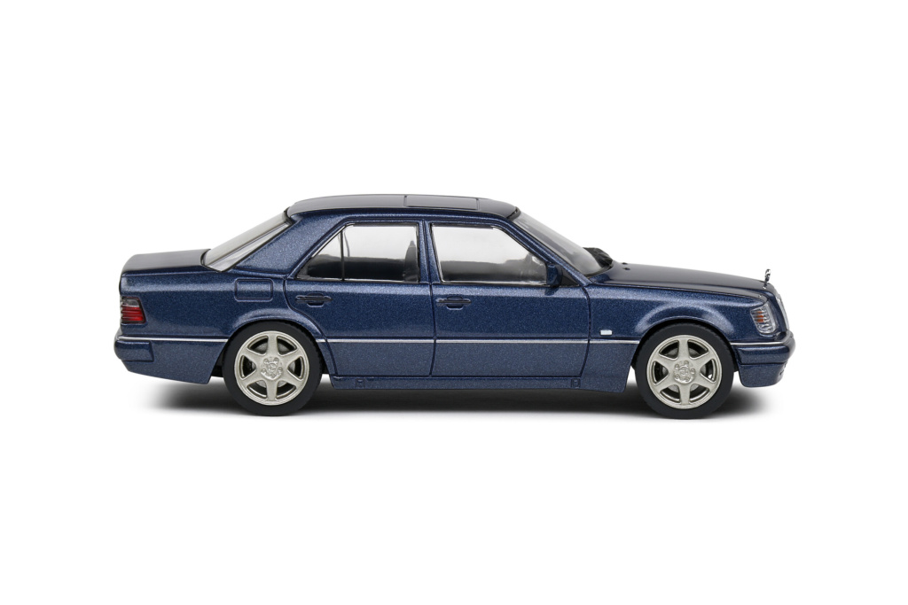 Mercedes-Benz W124 E60 AMG - Nautical Blue - 1994 - Solido