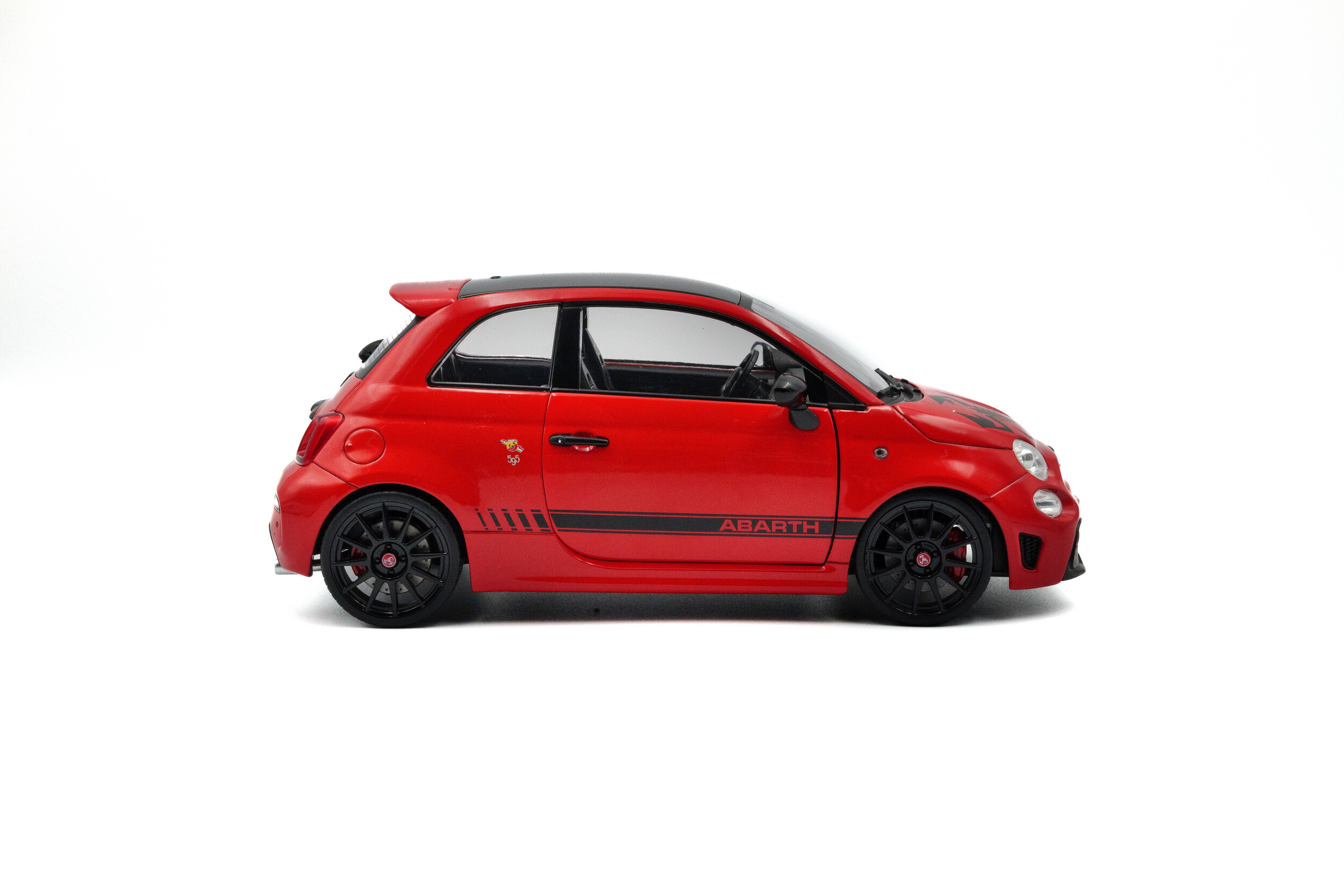 Fiat F595 Abarth - Rosso Maranello - 2022 - Solido