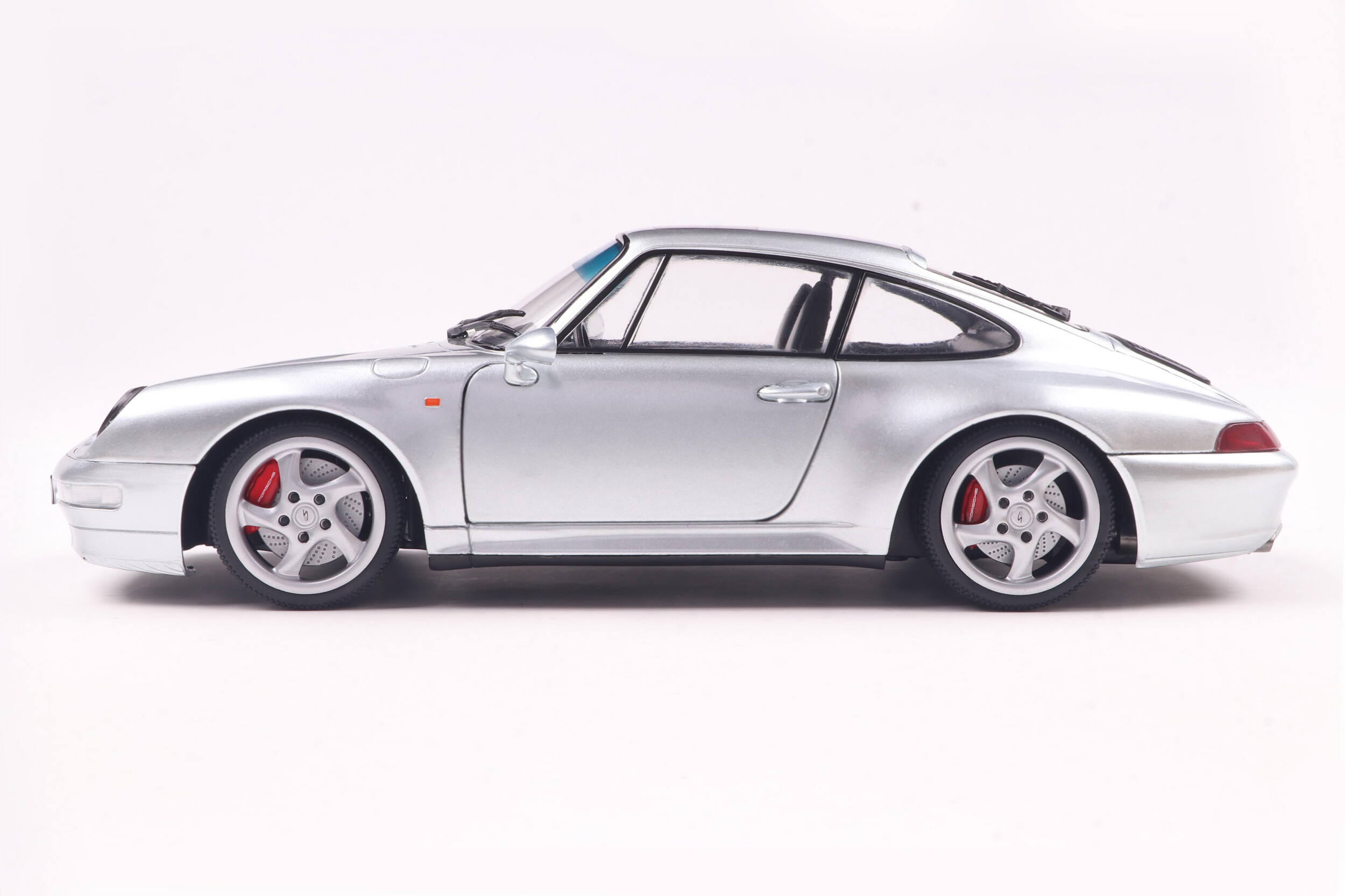 Porsche 911 (993) 4S - Polar Silver - 1996 - Solido