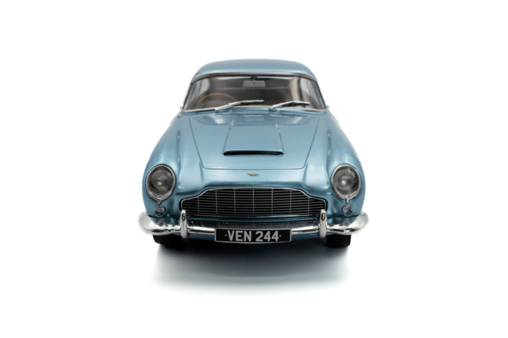 Aston Martin DB5 - Light Metallic Blue - 1964 - Solido