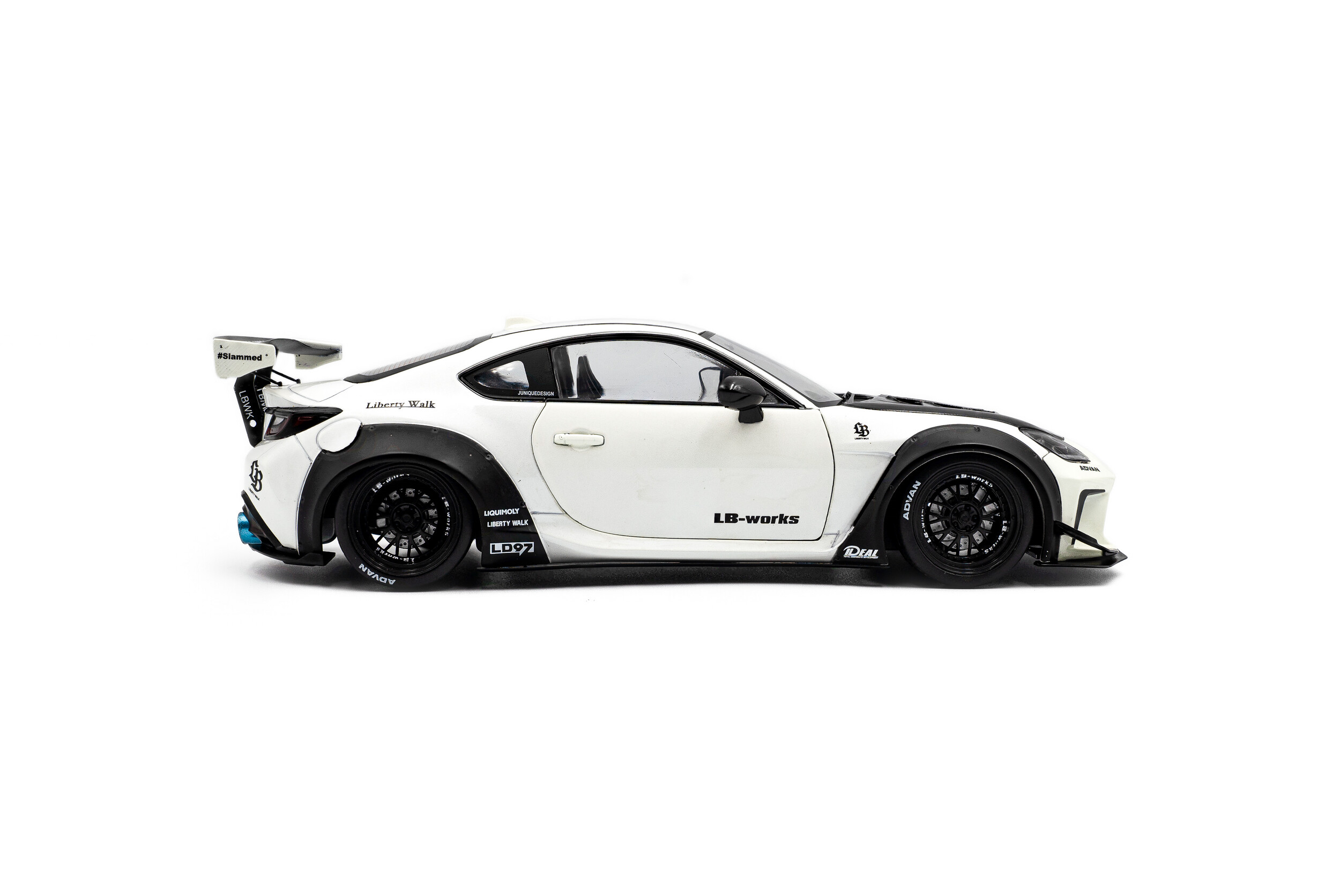 Toyota GR86 LBWK Body Kit - Pearl White - 2024 - Solido