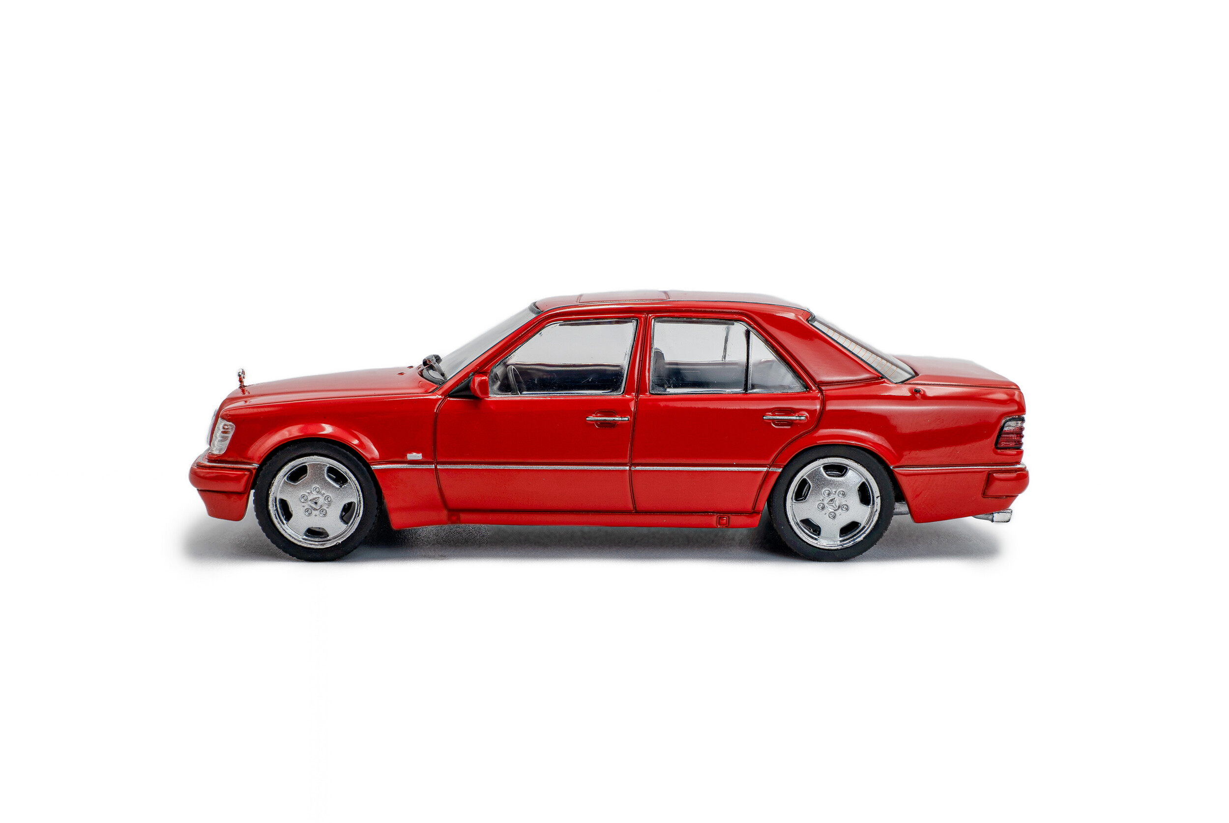 Mercedes-Benz (W124) E60 AMG - Signal Red - 1994 - Solido