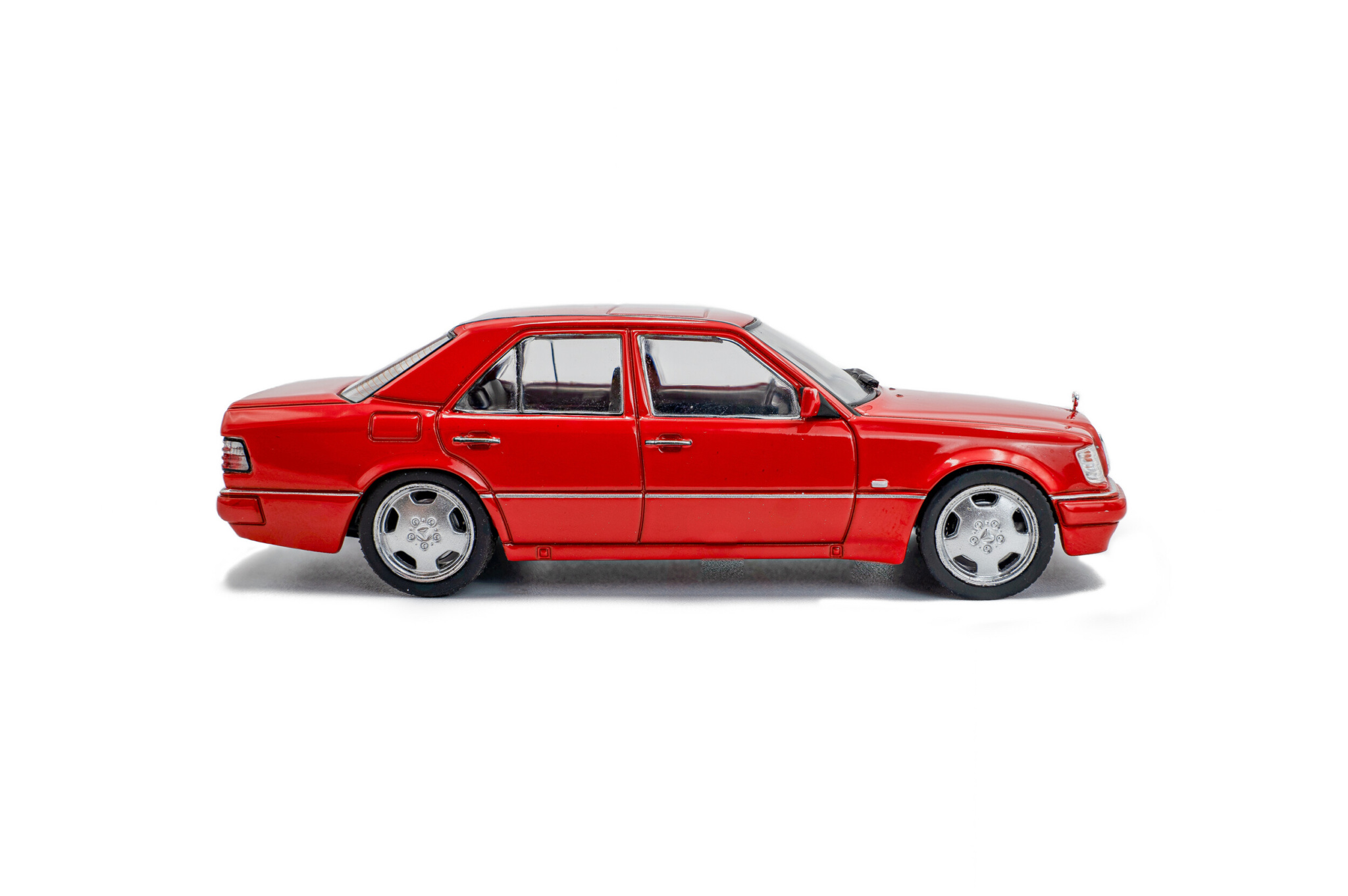 Mercedes-Benz (W124) E60 AMG - Signal Red - 1994 - Solido