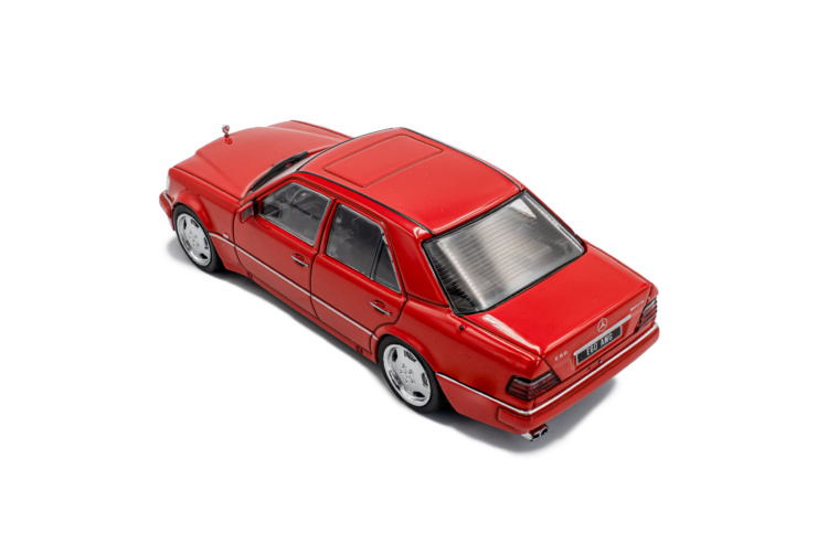 Mercedes-Benz (W124) E60 AMG - Signal Red - 1994 - Solido