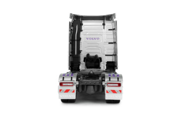 Volvo Trucks FH Globetrotter XL - SILVER & PURPLE - 2023 - Solido